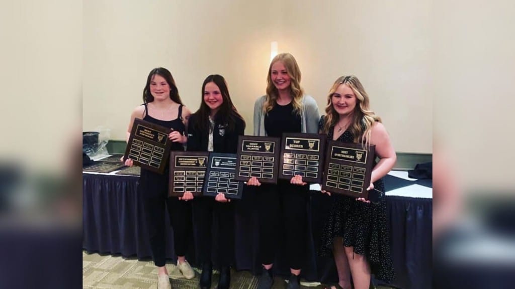 U15 and U18 Northeast BC Predators celebrate 2021/22 season