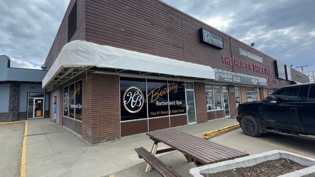 Hair Bin Salon requests structural change to increase capacity and ...